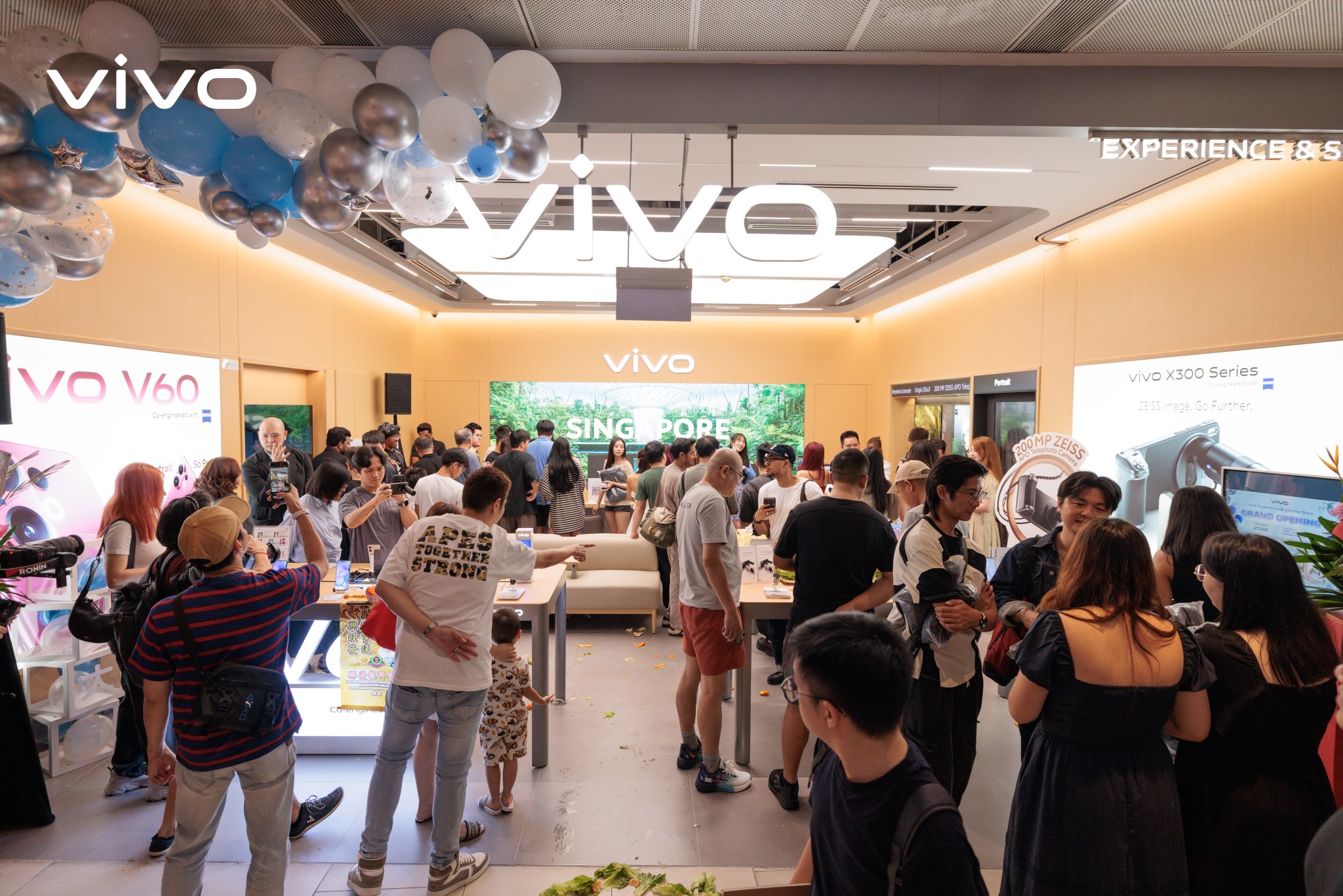 Vivo opens first Experience & Service Store at 313@somerset
